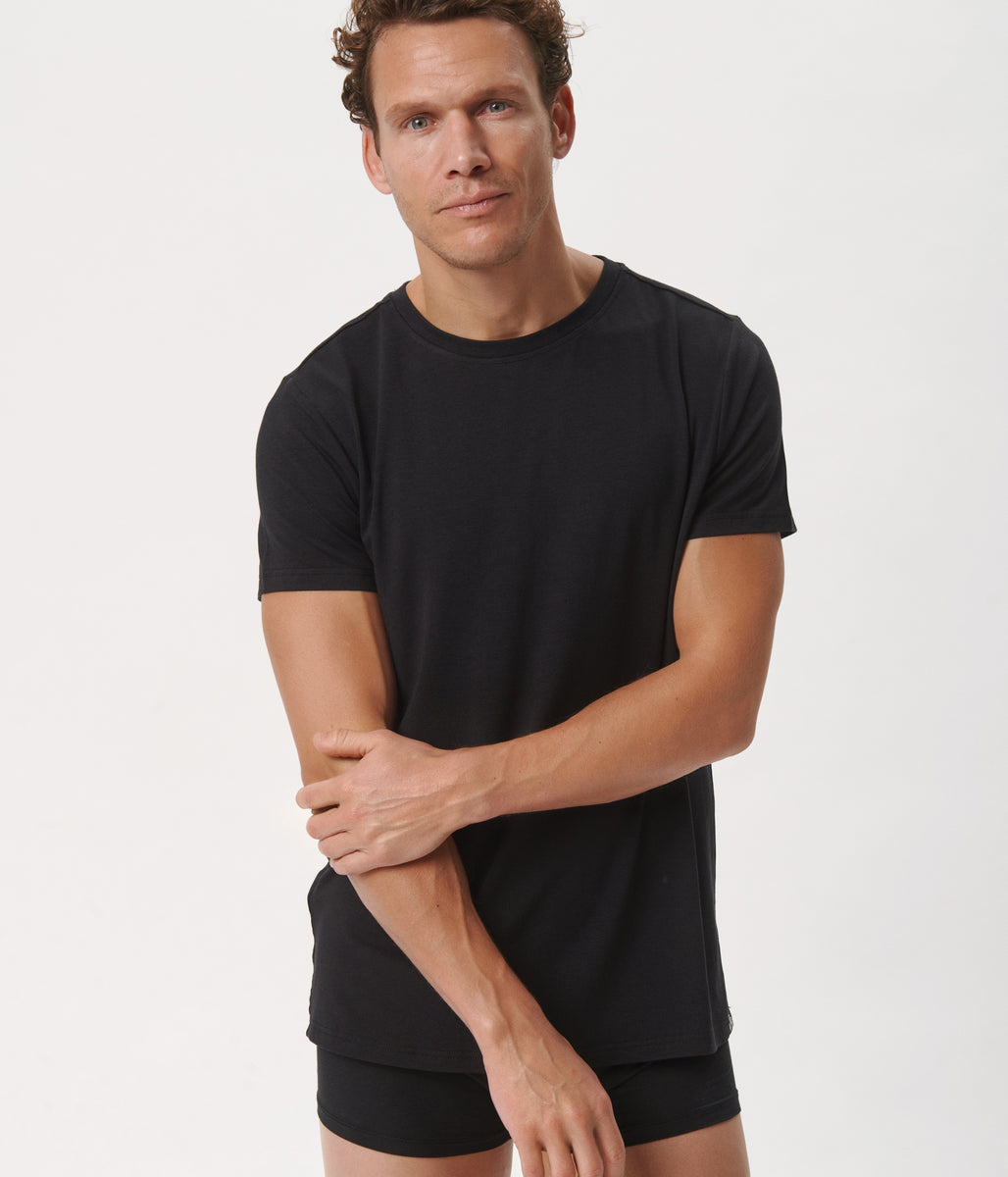 Svart bambu T-shirt med crew neck for herr från Copenhagen Bamboo ...